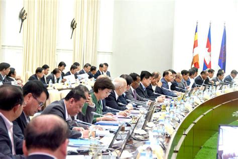 សម្តេចនាយករដ្ឋមន្រ្តី ហ៊ុន សែន អញ្ជើញជាអធិបតី បើកកិច្ចប្រជុំពេញអង្គគណៈរដ្ឋមន្រ្តីប្រចាំសប្តាហ៍