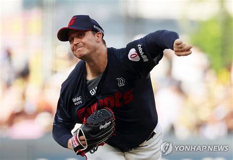 프로야구 롯데 새 외국인 투수 벨라스케즈 영입데이비슨 방출