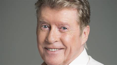 Michael Crawford Surprises Audience At Phantom Of The Opera Bbc News