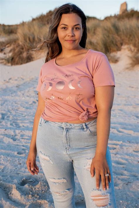 Sarah V Model Wink Models