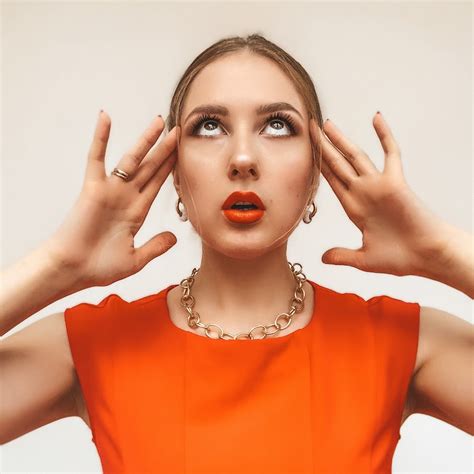 Как говорит Анна Youtube