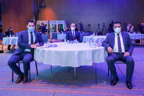 Премиерот Заев се обрати на Македонскиот енергетски форум Вложуваме во енергетска независност и