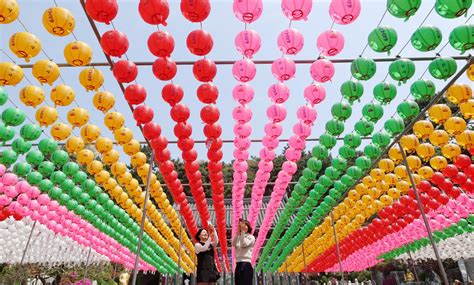 [포토] 오색 연등 걸린 흥륜사