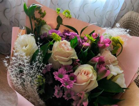 Мама змушує мене вийти заміж за друга дитинства але є дещо в моєму житті про що вона навіть не