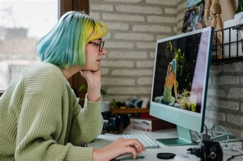 Microsoft Promotes Windows PC Safety With Photo Of Apple IMac WinBuzzer