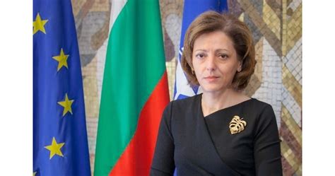 Зам министърът на външните работи подписа съболезнователната книга на Джими Картър