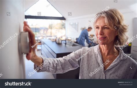 Thermostat Hot Home Royalty Free Images Stock Photos Pictures Shutterstock