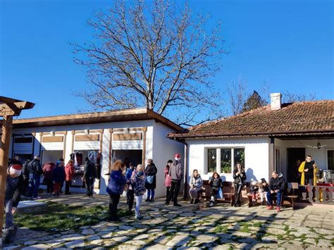 Коледен базар във Вълчи дол в подкрепа на местни производители занаятчии и творци Красиво Ветрино