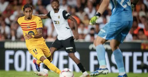 Il Est Lennemi De Léquipe Les Fans Du Barça Veulent Que Hansi