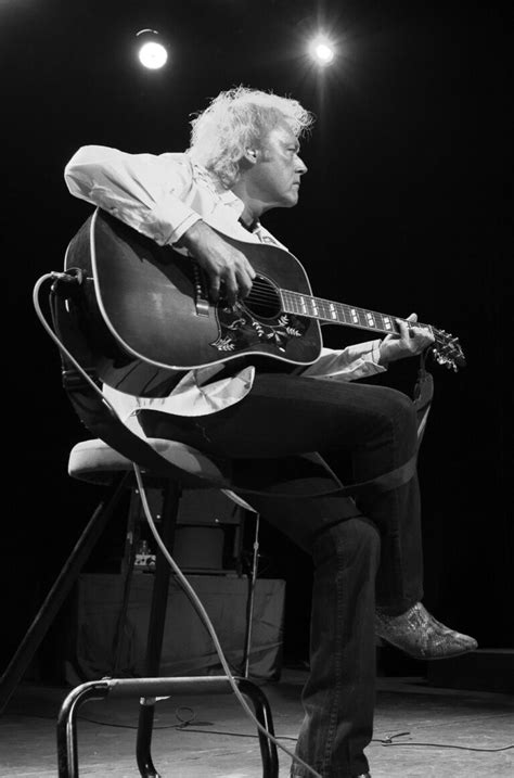 Alex Machin Releases New Single Outsider Rock