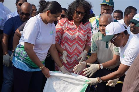 Clean Sri Lanka Is A Project That Removes Obstacles To Living A
