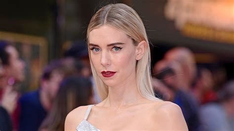 Vanessa Kirby On Overcoming Body Image Bullies And Self Doubt Glamour Uk