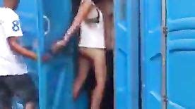 Flagra Carnaval De Casal Transando No Banheiro Qu Mico Cnn Amador