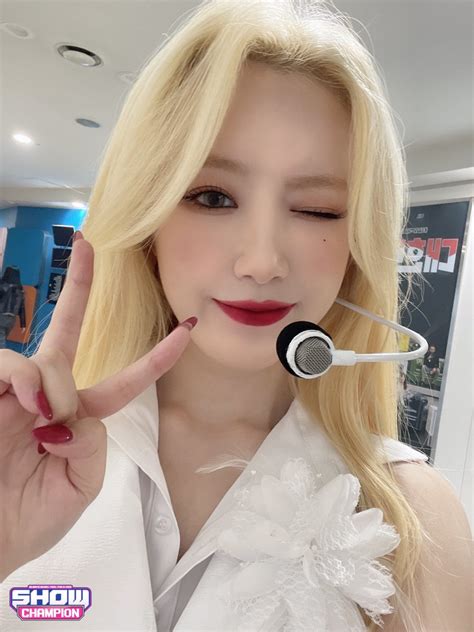 Showchampion On Twitter 익스큐즈미 실례합니다〰️🙋🏻‍♀️💕 여기 계신 모두 야한 작품을 기대하셨다면 Sorry〰️ 그딴 건 없어요🙅🏻‍♀️ 작품 대신