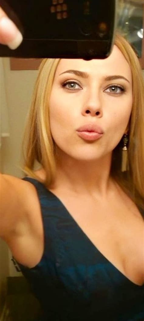 Scarlett Johansson Selfies