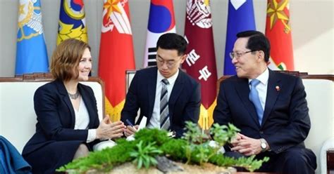 국방부 장관 국제투명성기구 국방분야 대표 접견