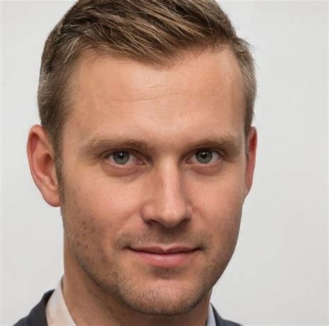 Darryl Knowles Medium