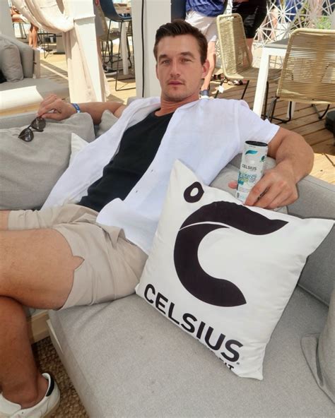 Kristin Cavallari And Tyler Cameron Kissing Photos For Uncommon James