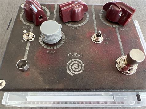 Spiral Electronics Fx Ruby” Fuzz Pedal Reverb