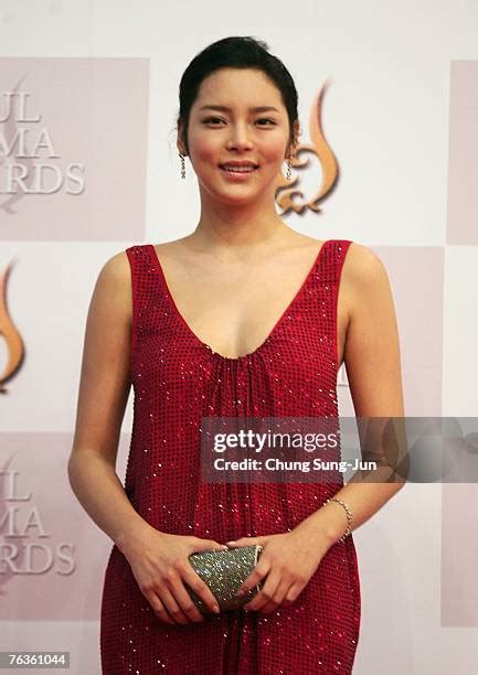 Si Yeon Photos And Premium High Res Pictures Getty Images