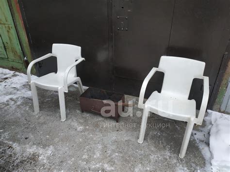 Кресло пластиковое белое — купить в Красноярске Состояние Б у Другое садовый инструмент и