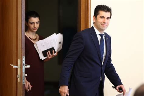 И Кирил Петков на съд наредил арест на Бойко Борисов за да урони престижа и доброто му име