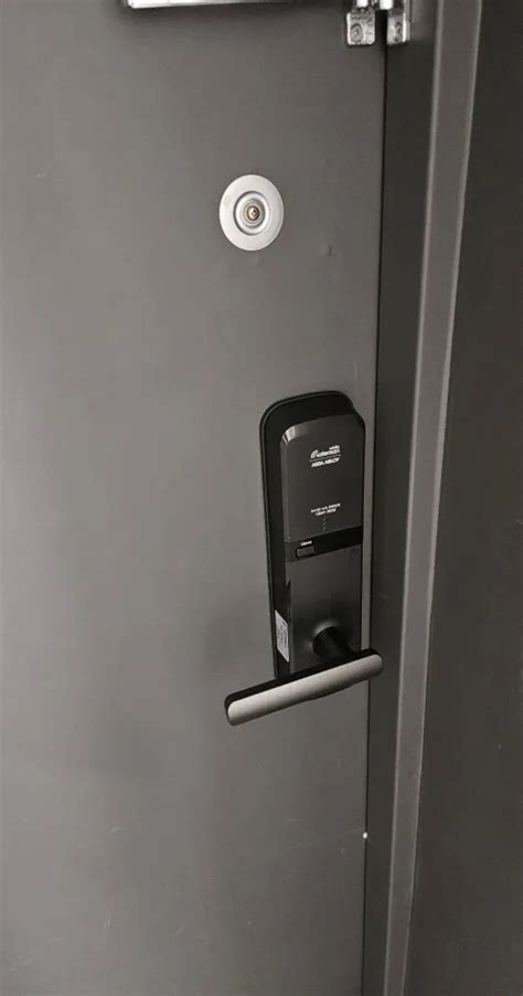 도어락이라 빠르게 교체가 필요하였는데 바로 오셔서 설치 해주시고 친절하게 설명도 잘해주셨습니다 문제가 생기면 언제든지 연락 달라는 말씀에 신뢰가 확 드네요 감사합니다