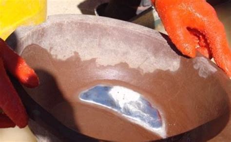 Хоёр хүн мөнгөн усанд хордсон нь тогтоогджээ