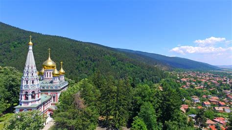 Храм паметник „Рождество Христово” Вила бг ваканционни имоти под наем