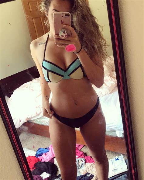 3 Hot Sexy Rachel Cantu Bikini Pics