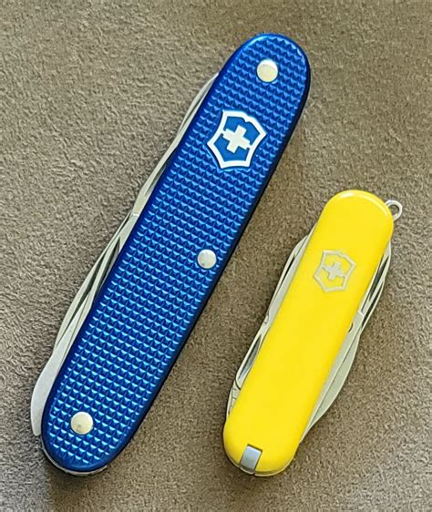 Today's carry: Farmer X and Mini Champ : r/victorinox