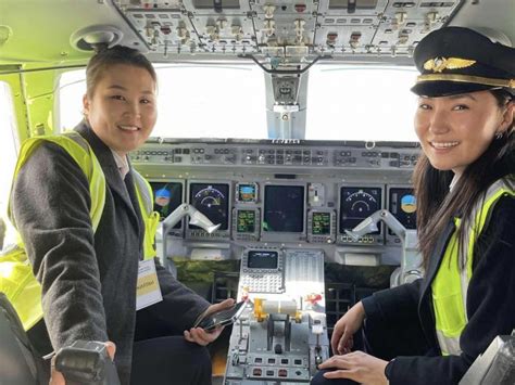 Аэро Монголиа ХХК ийн анхны эмэгтэй нисгэгч Ж Ган Өлзий анхны бие даасан нислэгээ амжилттай