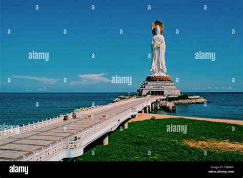 The Nanhai Guanyin Statue Stock Photo Alamy