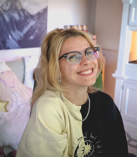 Noisy Butters Youtuber Cheeky Smile Prk6942