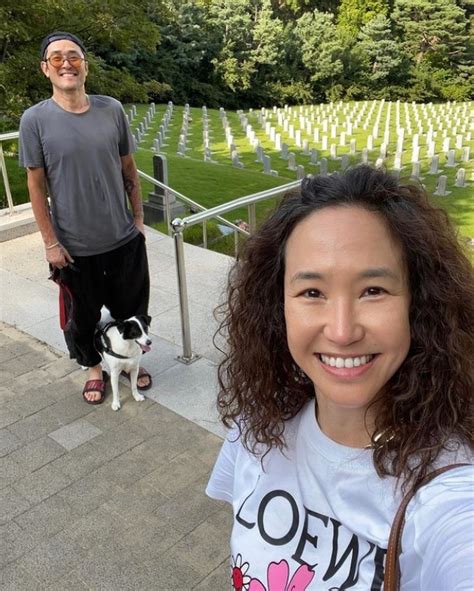 최민수♥강주은 “우리처럼 실수 말기를”…반려견 현충원 동행 사과
