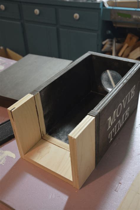 How To Make A DIY Movie Projector For Your Phone