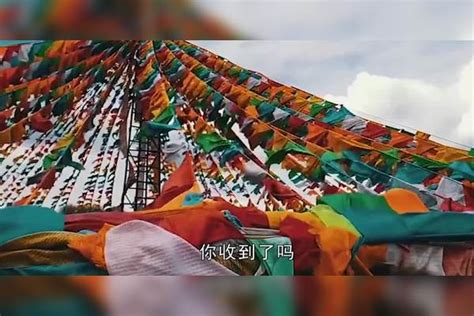 云朵云飞演唱《天籁之爱》云朵看云飞那眼神，简直满是情愿！