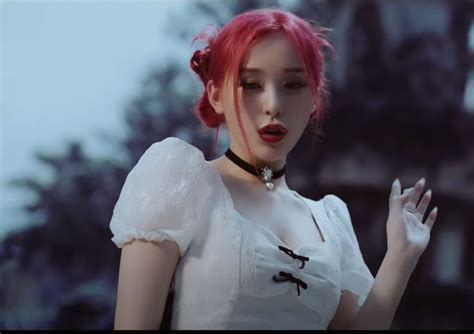 She Looks Amazing Omg Scrolller