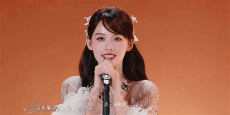 跟着明星学化妆张嘉倪浪姐初舞台妆容教程来了 哔哩哔哩