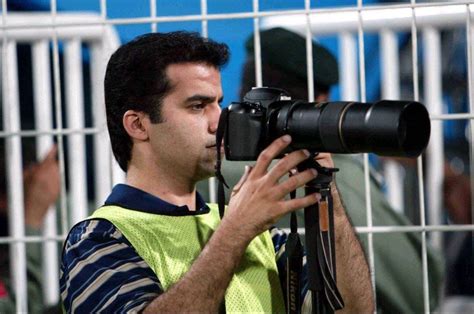 عکس معروف‌ترین عکس فرهاد مجیدی در امارات را این عکاس فقید گرفت خبرآنلاین