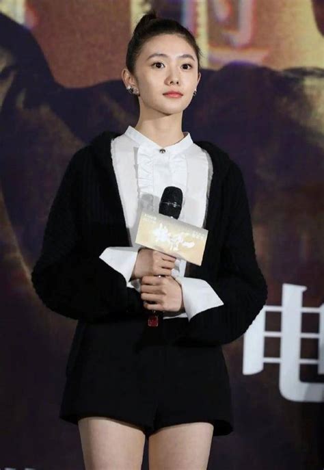 来看看新谋女郎刘浩存的颜值，有颜值有演技还是学霸，期待作品电影节