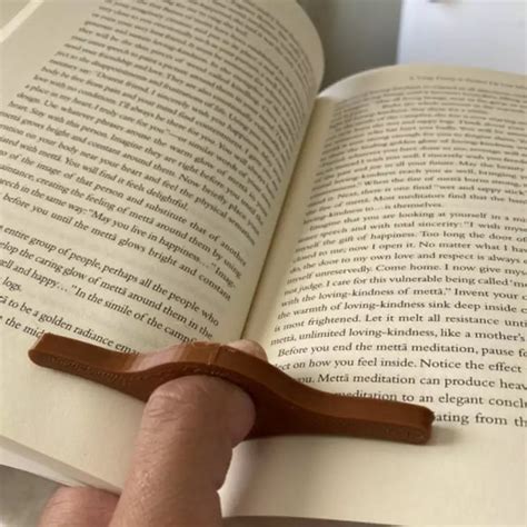 خرید و قیمت نگهدارنده صفحه کتاب با یک دست نگهدارنده کتاب گیره کتاب لوازم مطالعه هدیه