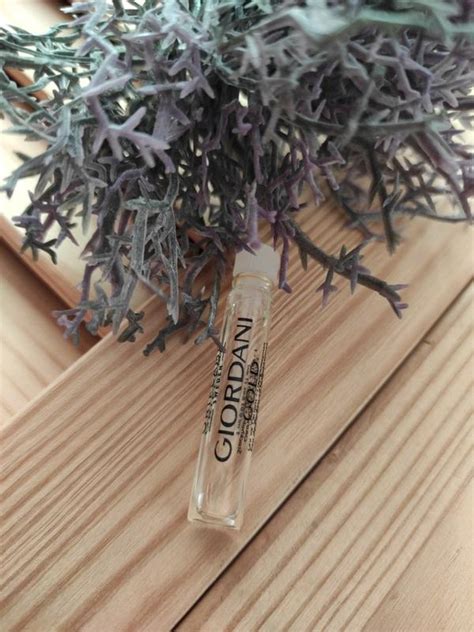 Пробник Giirdani Gold — цена 100 грн в каталоге Пробники духов Купить товары для красоты и