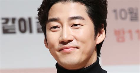 [단독] 윤계상 Sbs 트라이 주연으로 안방 컴백…럭비부 감독 변신