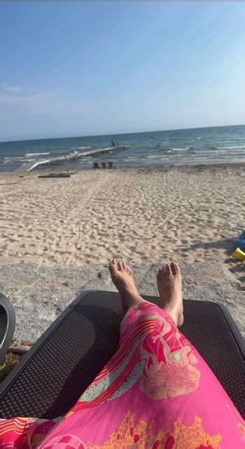 Tania Feet Aznudefeet