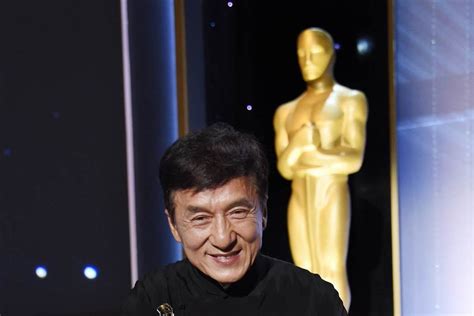 Жэки Чан Кино урлагт хэзээ ч баяртай гэж хэлэхгүй