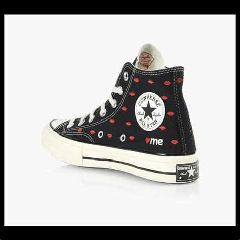 Кеди Converse Chuck 70 Embroidered Lips — ціна 3300 грн у каталозі Кеди Купити жіночі речі за