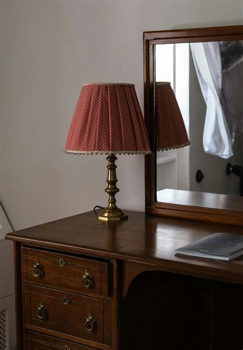 가구 거울 건축 고전적인 디자인 골동품 구식 남아메리카 대칭 디자인 램프 마호가니 목조 문화 유산 바닥 방 보고타 빈티지 샹들리에 서랍장