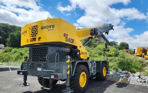 Best Grove Cranes 2026 Specs Dealers Load Charts