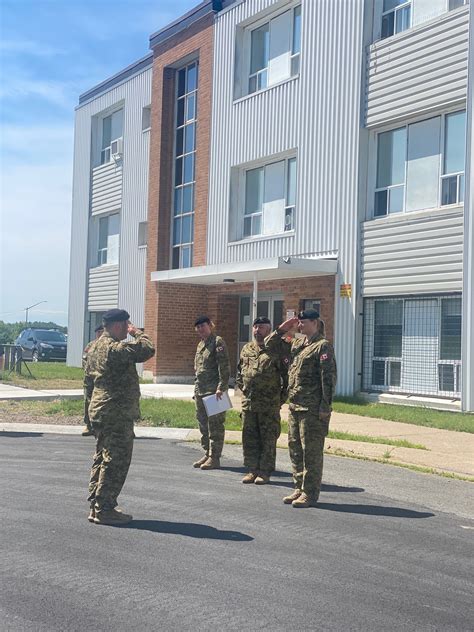 Combat Colonel Honig Awarding Sergeant Thomas The Commander Cadtc And